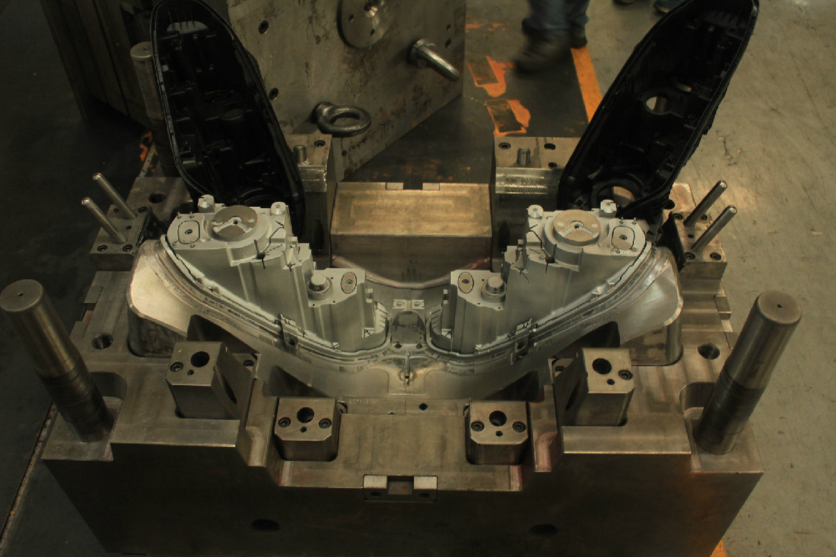 "Injection Mold for Frame of Headlamp. 2 Cavity. No. 4293 - Mould ...